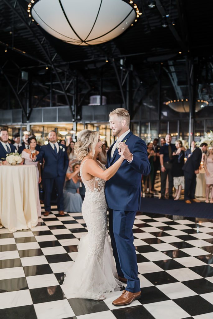 shepherds hollow wedding in clarkston provided by kari dawson photo