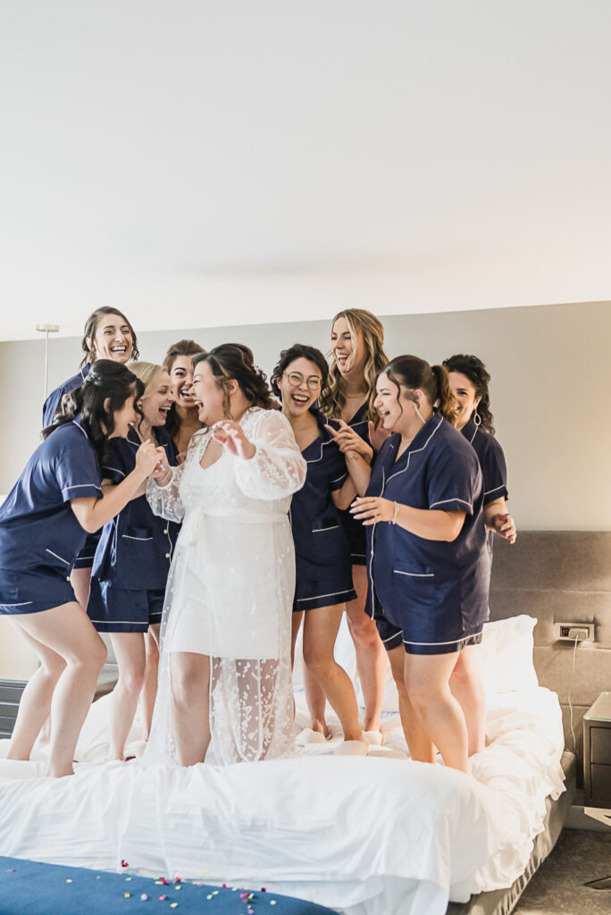 fall planterra wedding in west bloomfield by photographer kari dawson